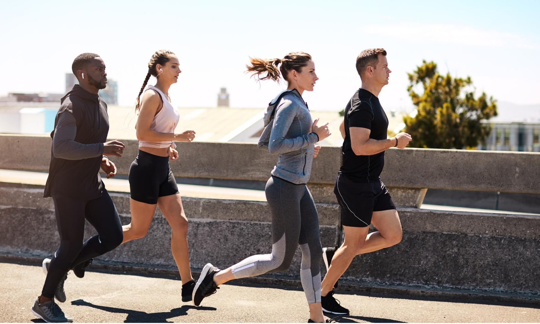 Τα οφέλη να τρέχεις σε ένα running community – RUNSTER